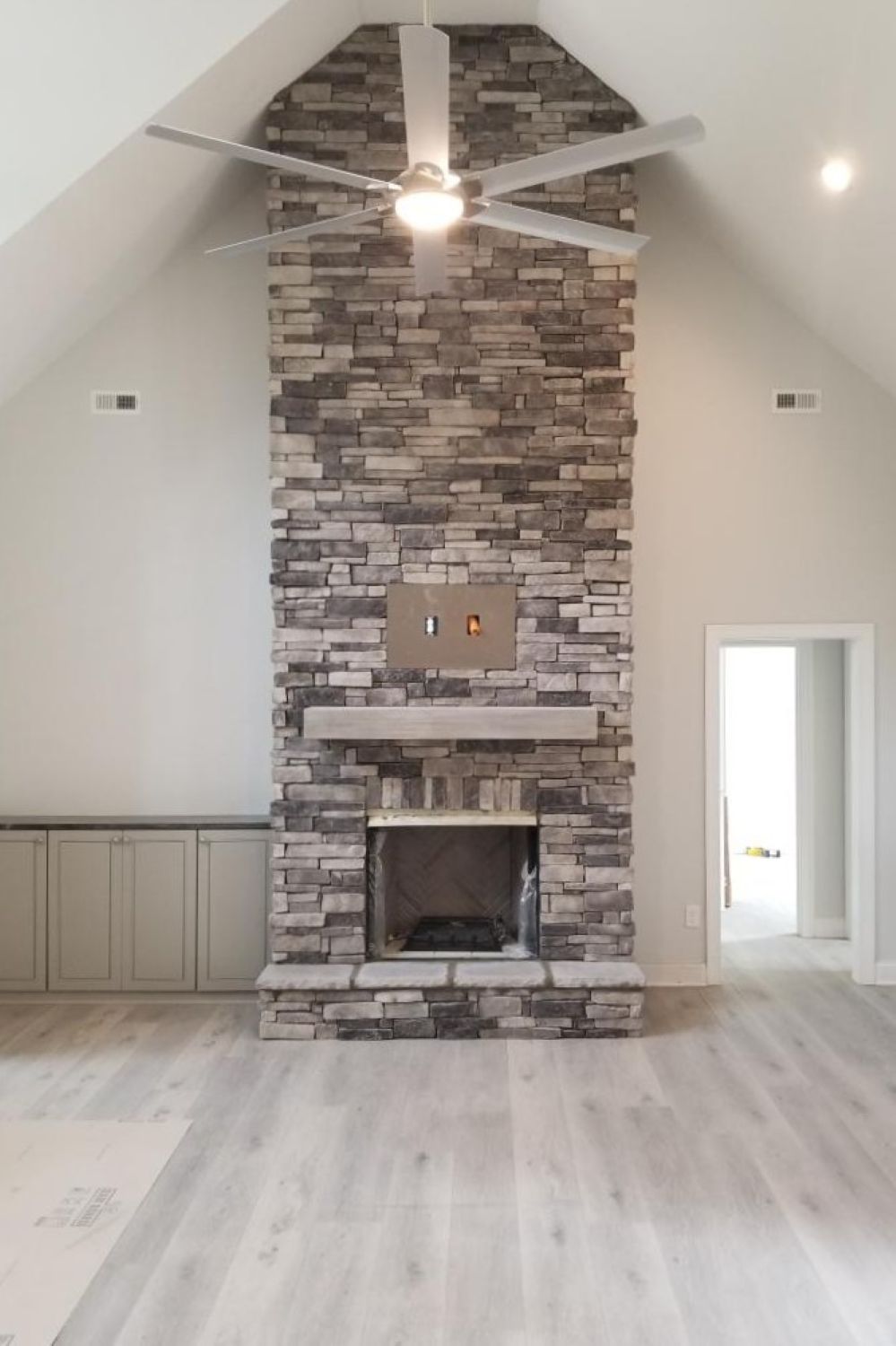 Black Bear Mountain Stone - Stone Veneer - Stack Stone Glacier